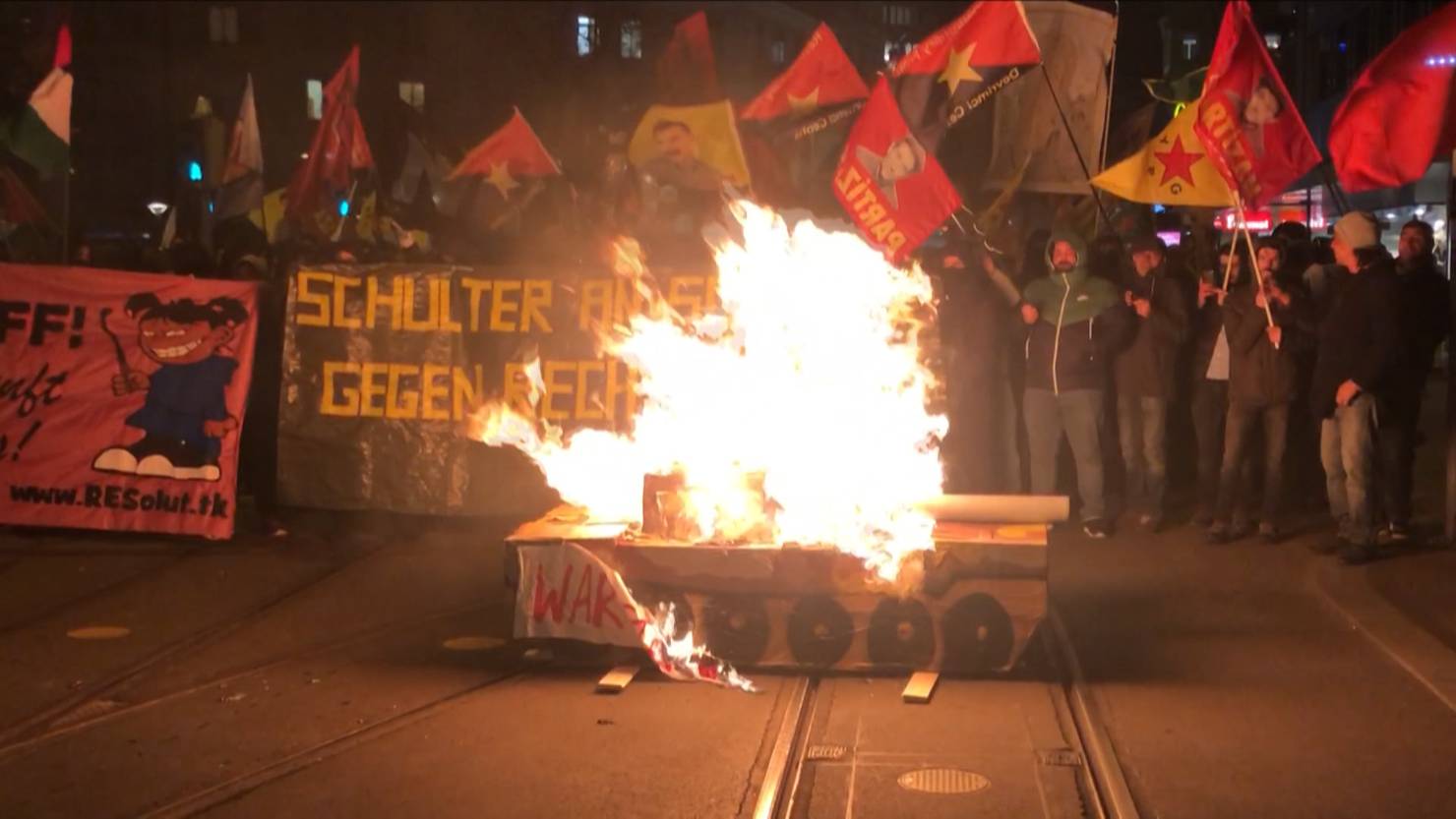 Zwei Verletzte und Sachbeschädigungen bei Ausschreitungen an Anti-WEF ...