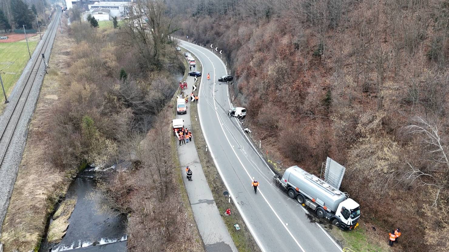 Schwerer Unfall in Uster fordert mehrere Verletzte | TeleZüri
