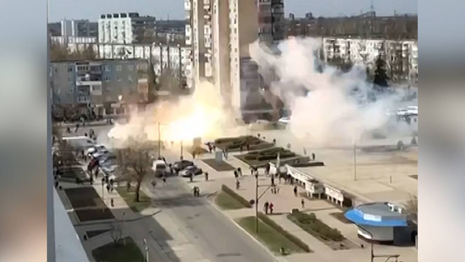 Explosionen und Schüsse an Demo in AKW-Stadt Enerhodar | TeleBaern