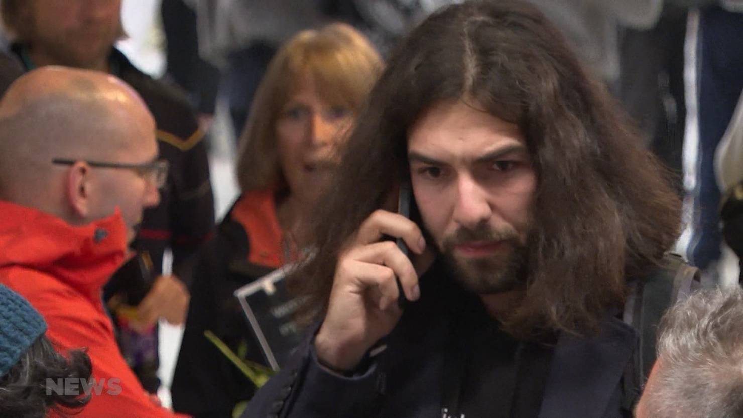Wöchentliche Demos in Bern: Nicolas Rimoldi von der Organisation „Mass ...