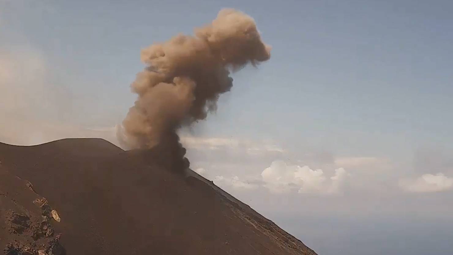 Italien: Explosionen im Vulkan Stromboli | TeleM1