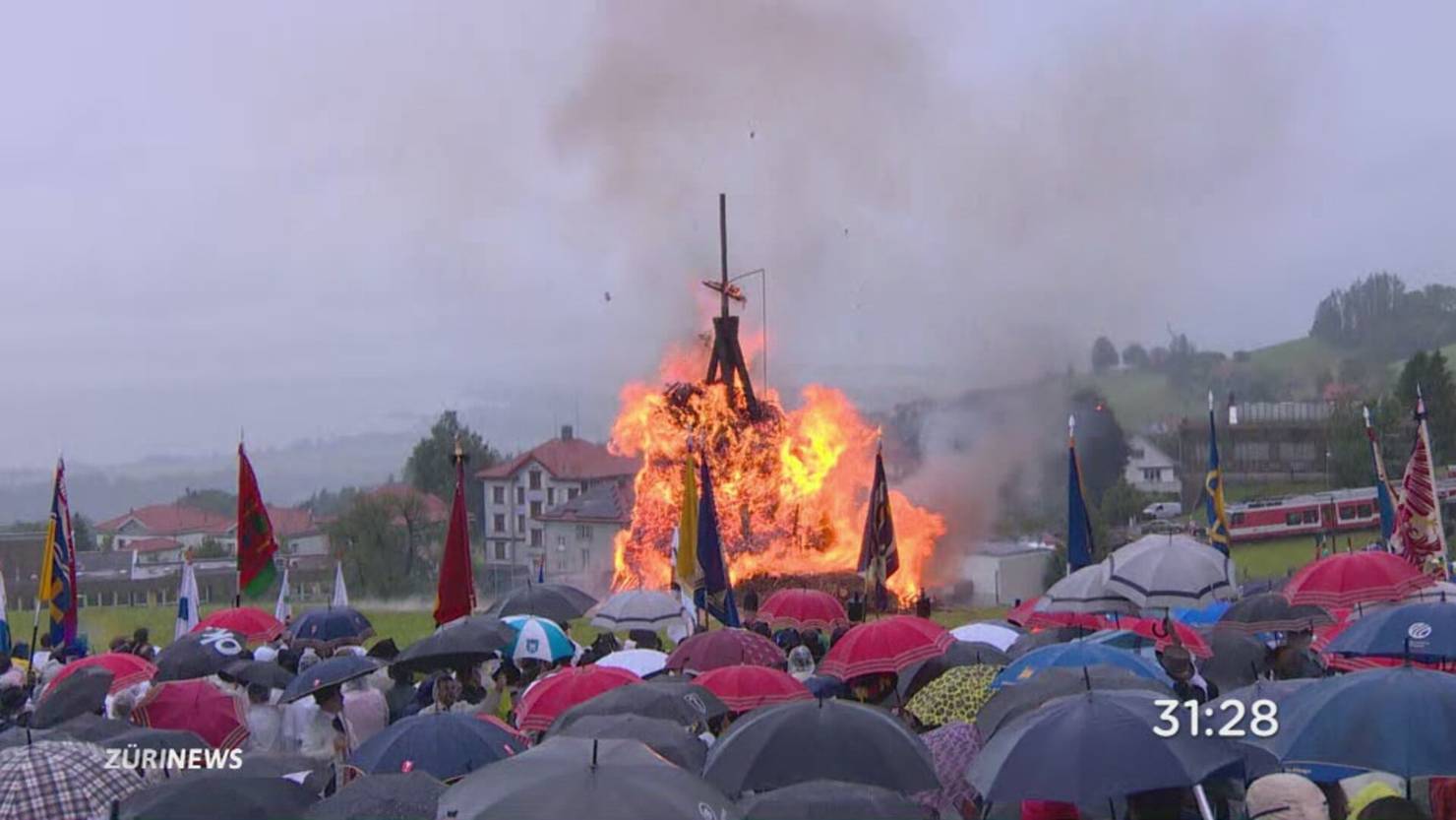 Nach abgeblasenem Sechseläuten: Bögg wird in Heiden verbrannt | TeleZüri