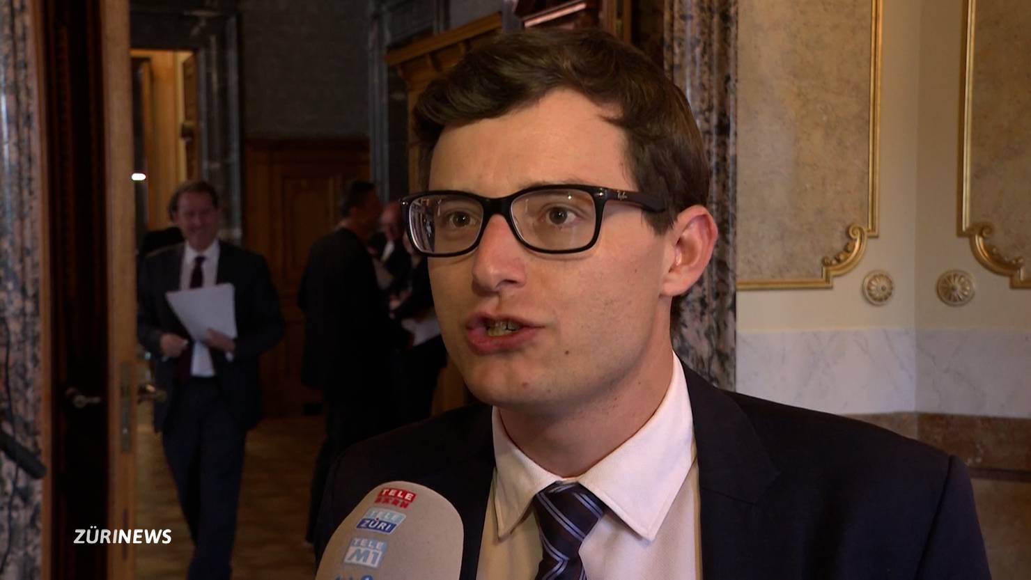 SVP-Präsident Benjamin Fischer tritt zurück | TeleZüri