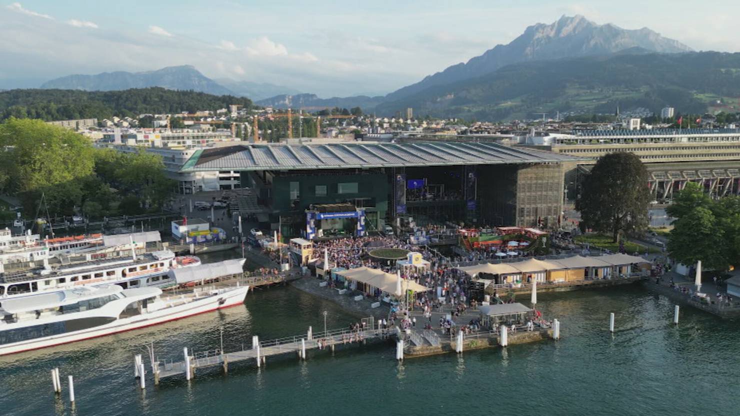 Das Luzern Live ist gestartet und begeistert gleich Tausende Besucher ...