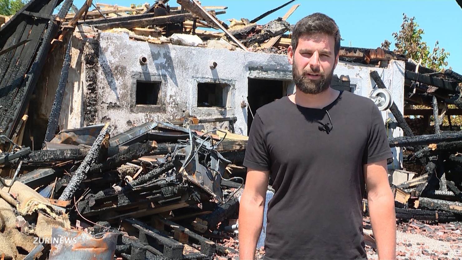 Familie Vassella steht nach dem Brand ihres Hauses vor dem Nichts ...