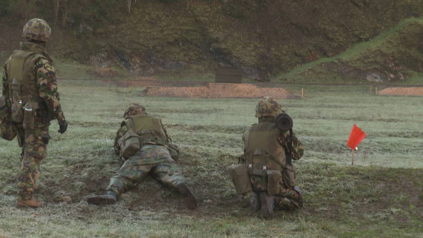 Armee rüstet auf: Neue Panzerabwehrwaffe in Walenstadt im Einsatz | TVO ...