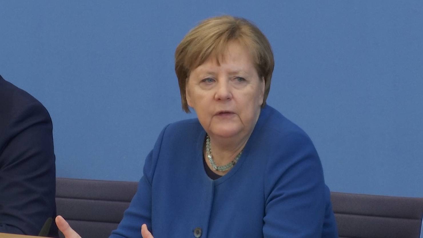 Angela Merkel hat Mitleid mit Italien | TeleZüri Angela Merkel hat Mitleid mit Italien | TeleZüri