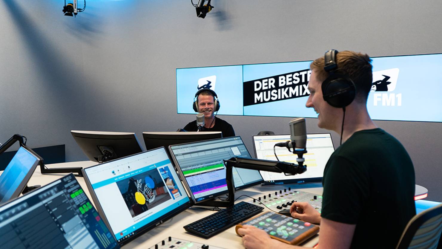 Die Schweiz zeigt Herz für die Ukraine | FM1Today