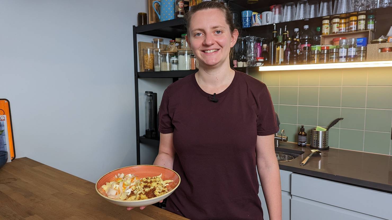 Leonie aus Zürich kocht «Spätzli mit Rümeli» | TeleZüri