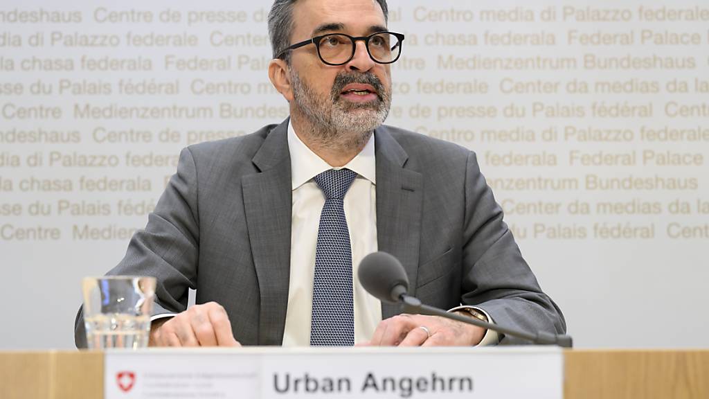 Finma-Direktor Urban Angehrn tritt zurück | Radio Central