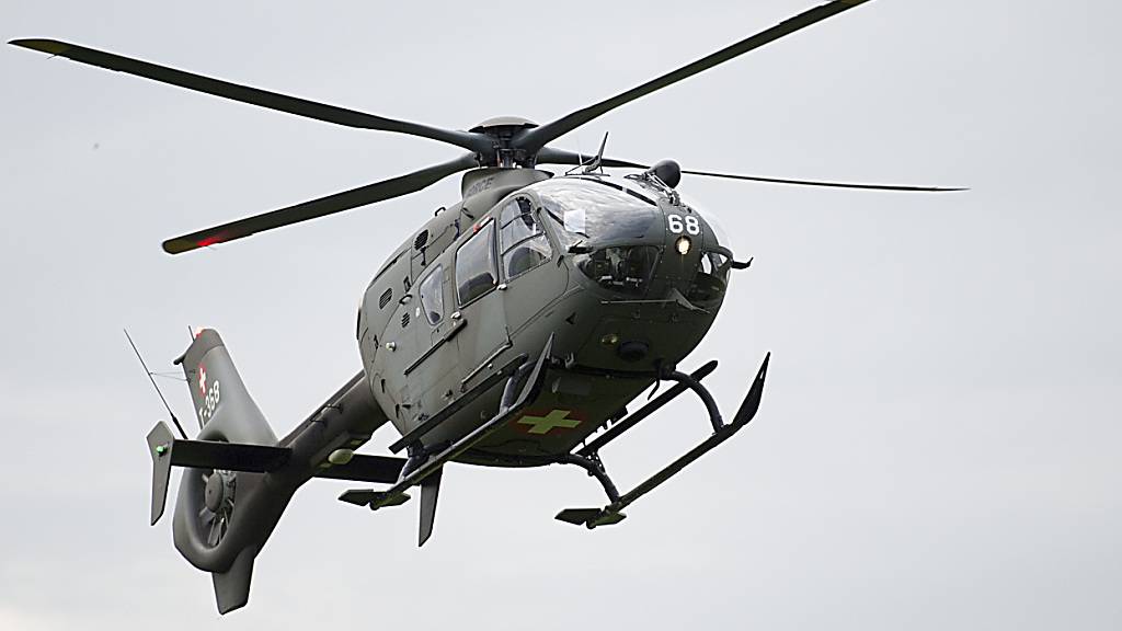 Armee-Helikopter kollidiert vor Landung in Alpnach OW mit Gelände ...