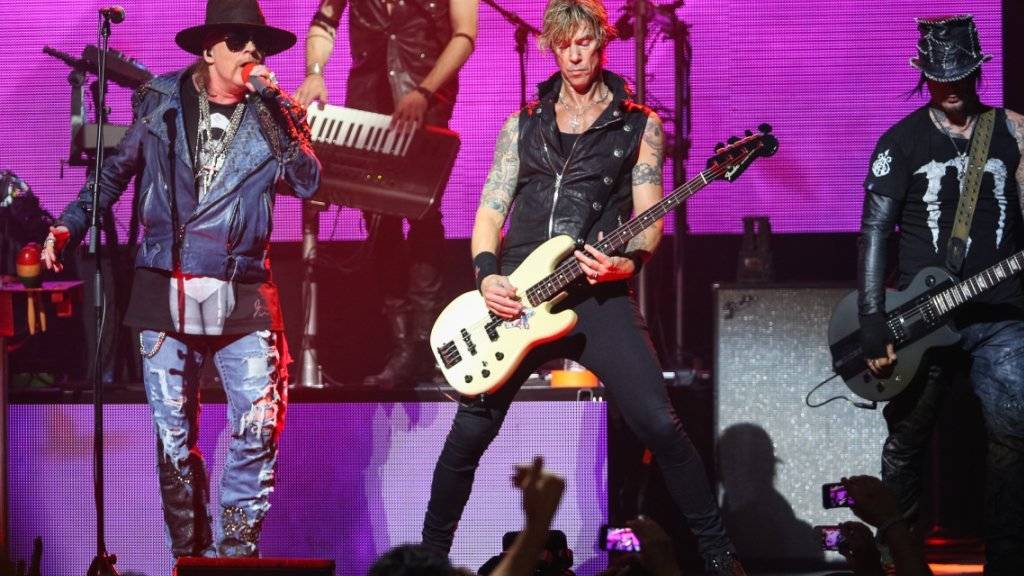 Rocker Axl Rose nach Knochenbruch am Fuss operiert | Radio FM1 Rocker Axl Rose nach Knochenbruch am Fuss operiert | Radio FM1