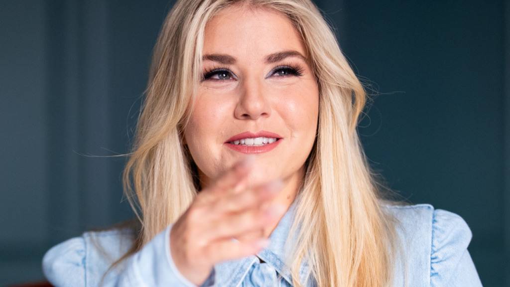 «Ich bin Schlager» hält Beatrice Egli zu ihrem neuen Album fest | Radio ...