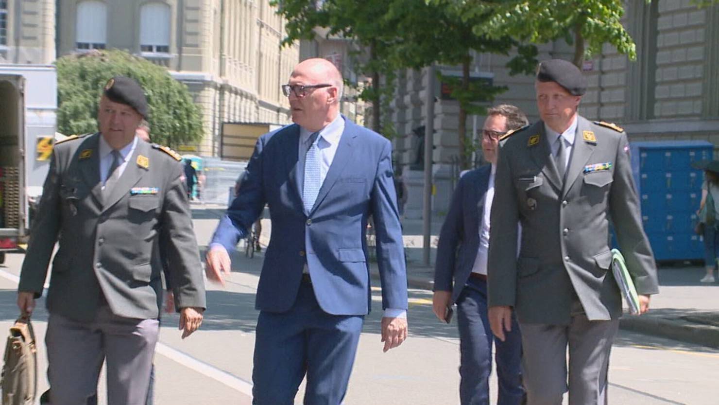 Bundesrat baut Verteidigung um | TeleBaern
