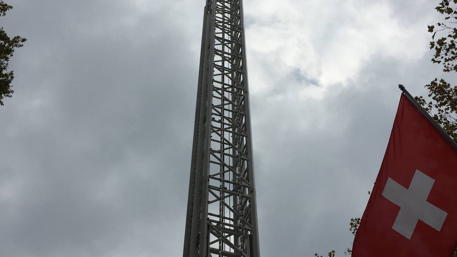 Auf dem Swiss Tower mit Miss Schweiz Kandidatin Michèle Rösch | Radio ...