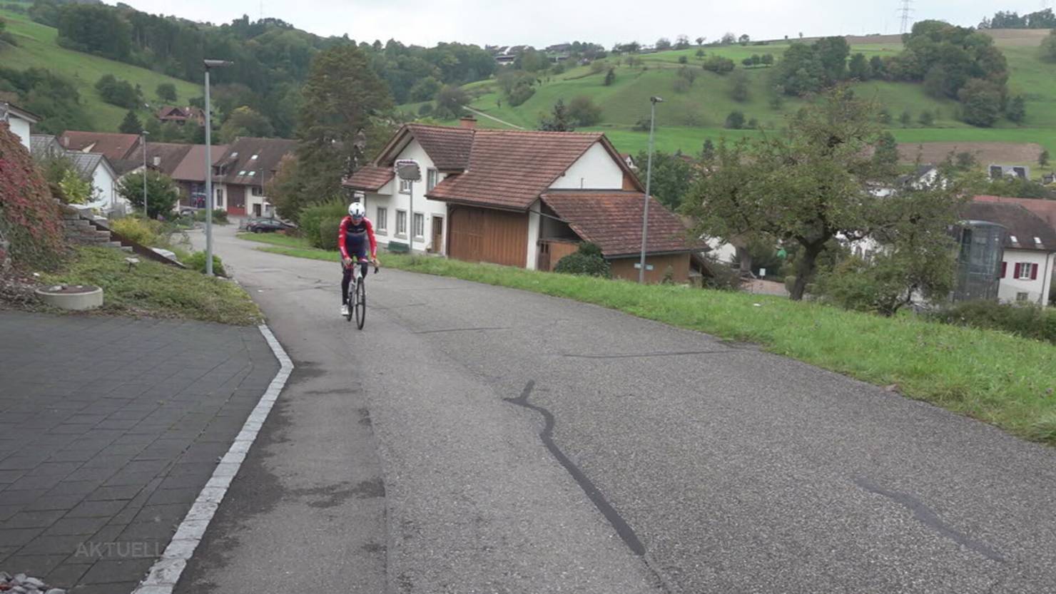 Harte Arbeit und grosse Unterstützung: Jan Huber holt sich an der Rad ...
