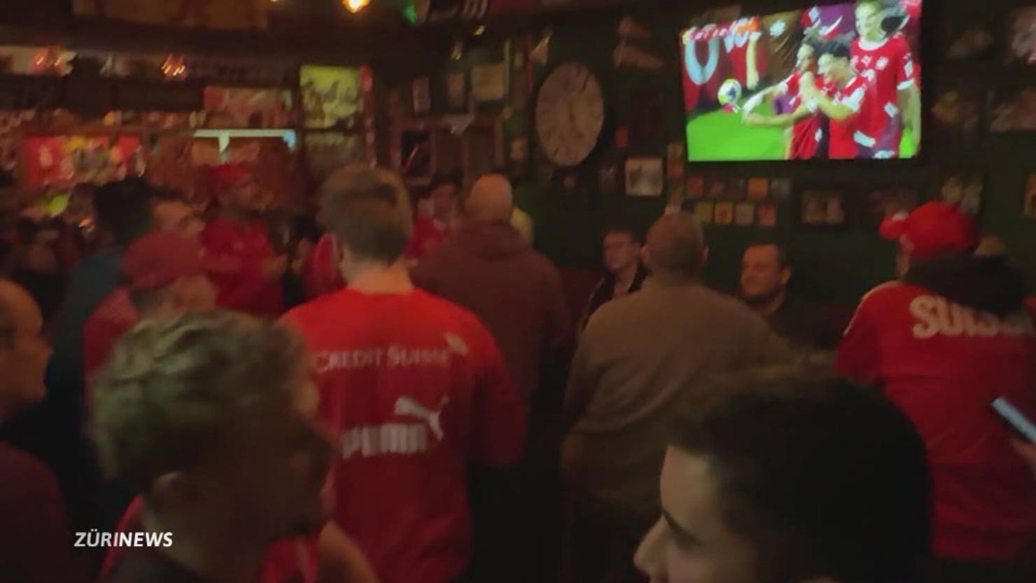 Schweizer Fans freuen sich auf WM-Quali im Kosovo | TeleZüri