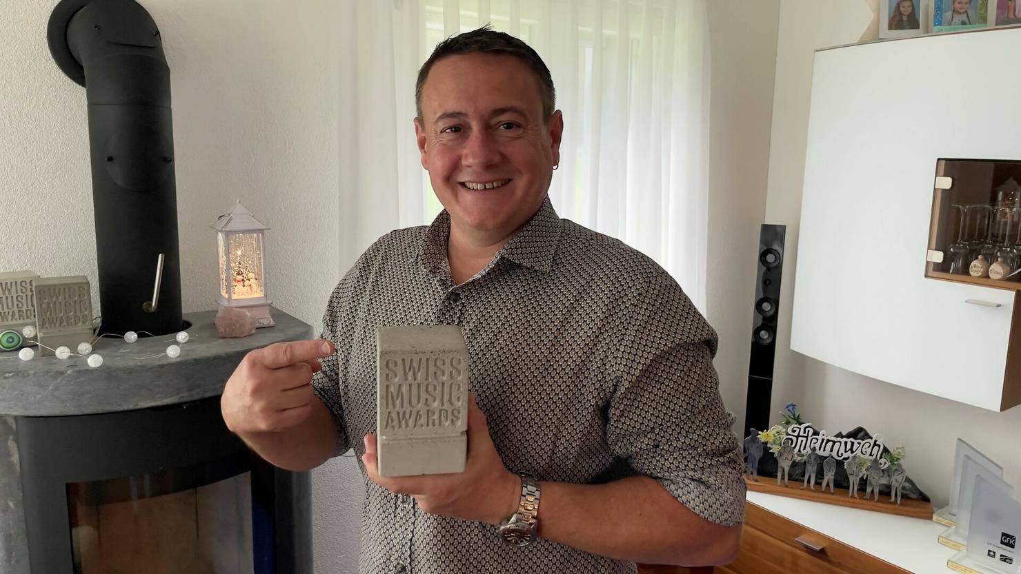 Daniel Arnold – Sänger bei «Heimweh» | TeleZüri