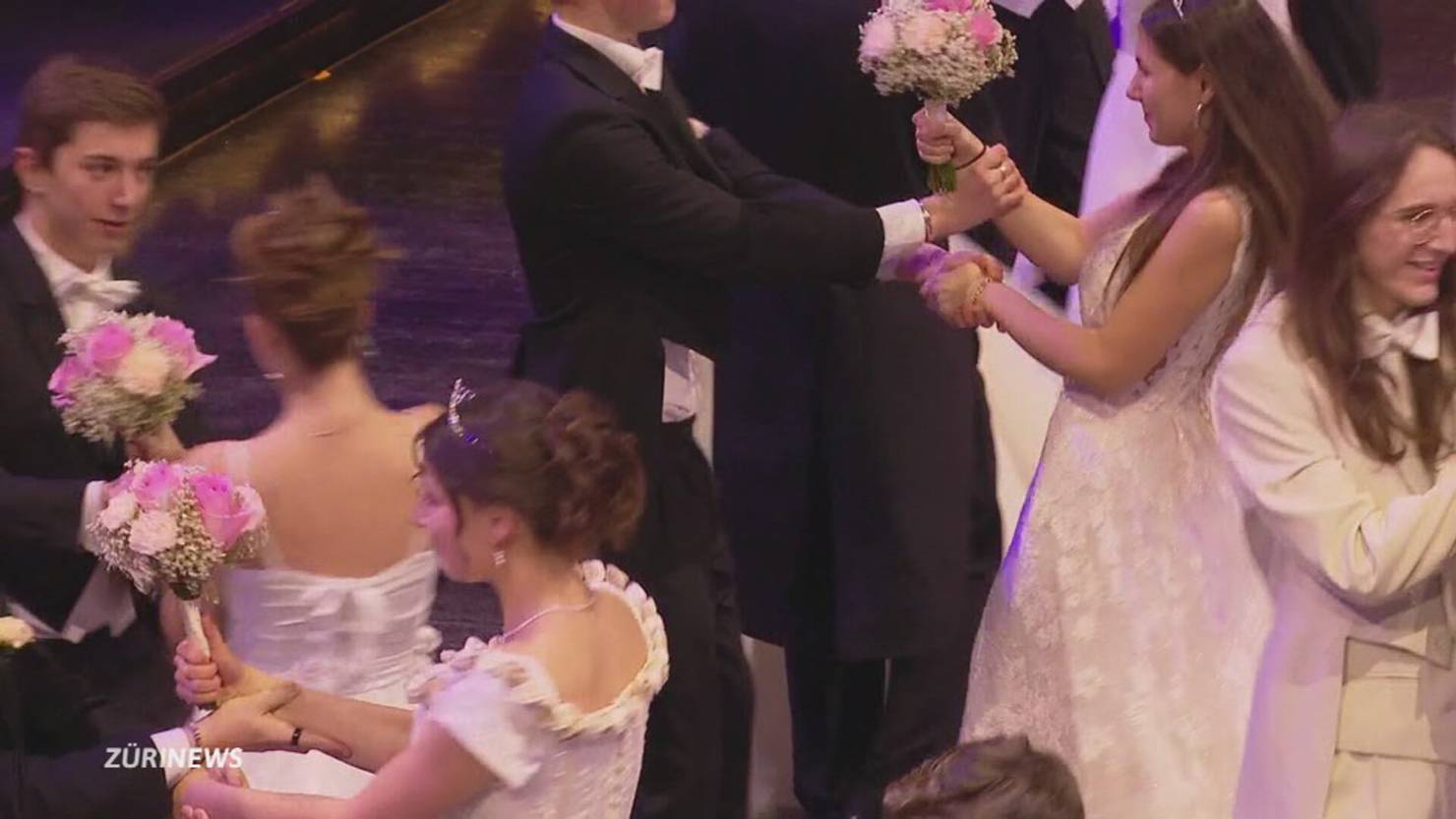 Kaiser Ball in Zürich: Feiern im Dreivierteltakt | TeleZüri