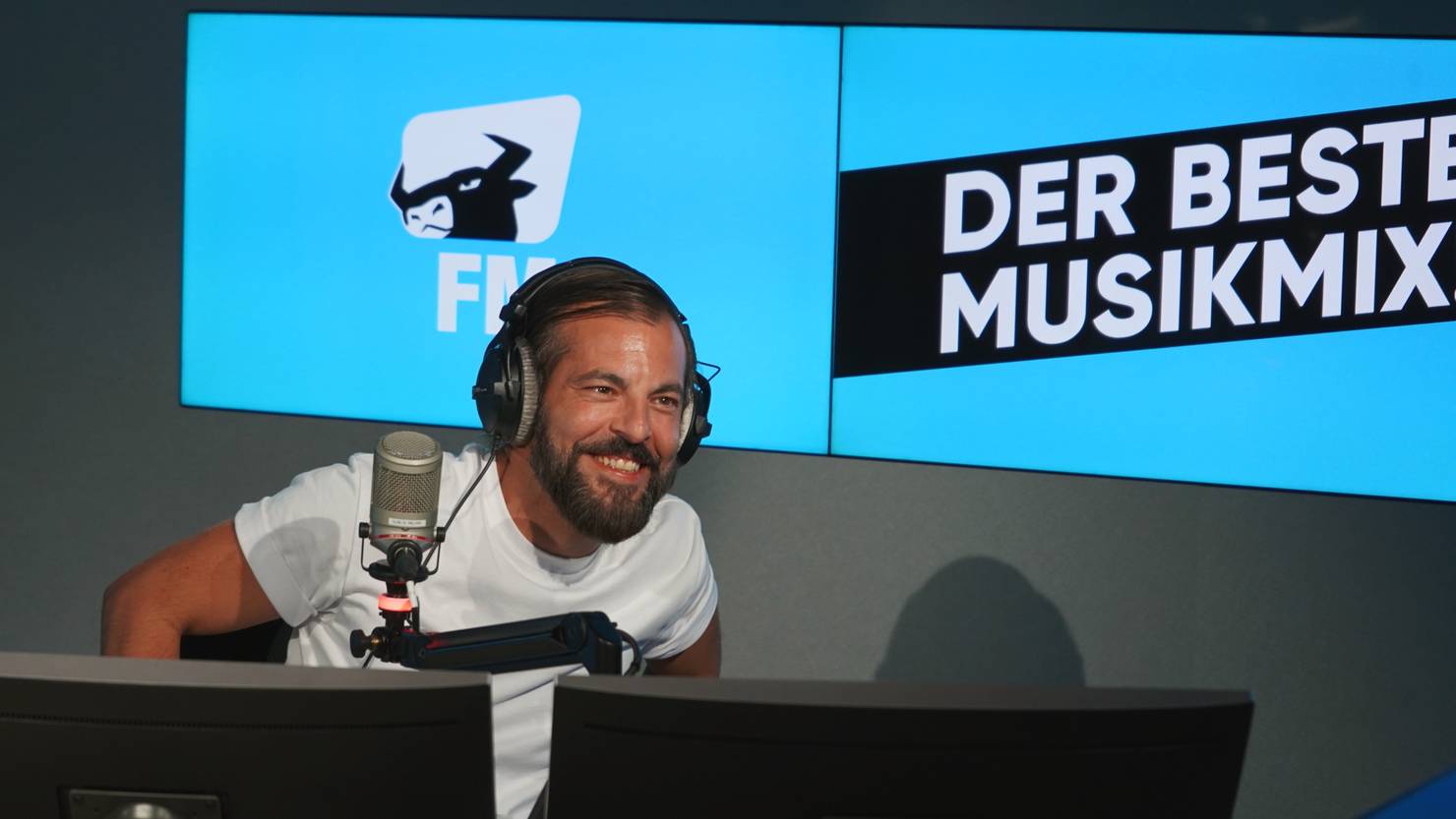 Bligg geht mit neuem Album «Tradition» auf Clubtour – wie gut kennt er ...