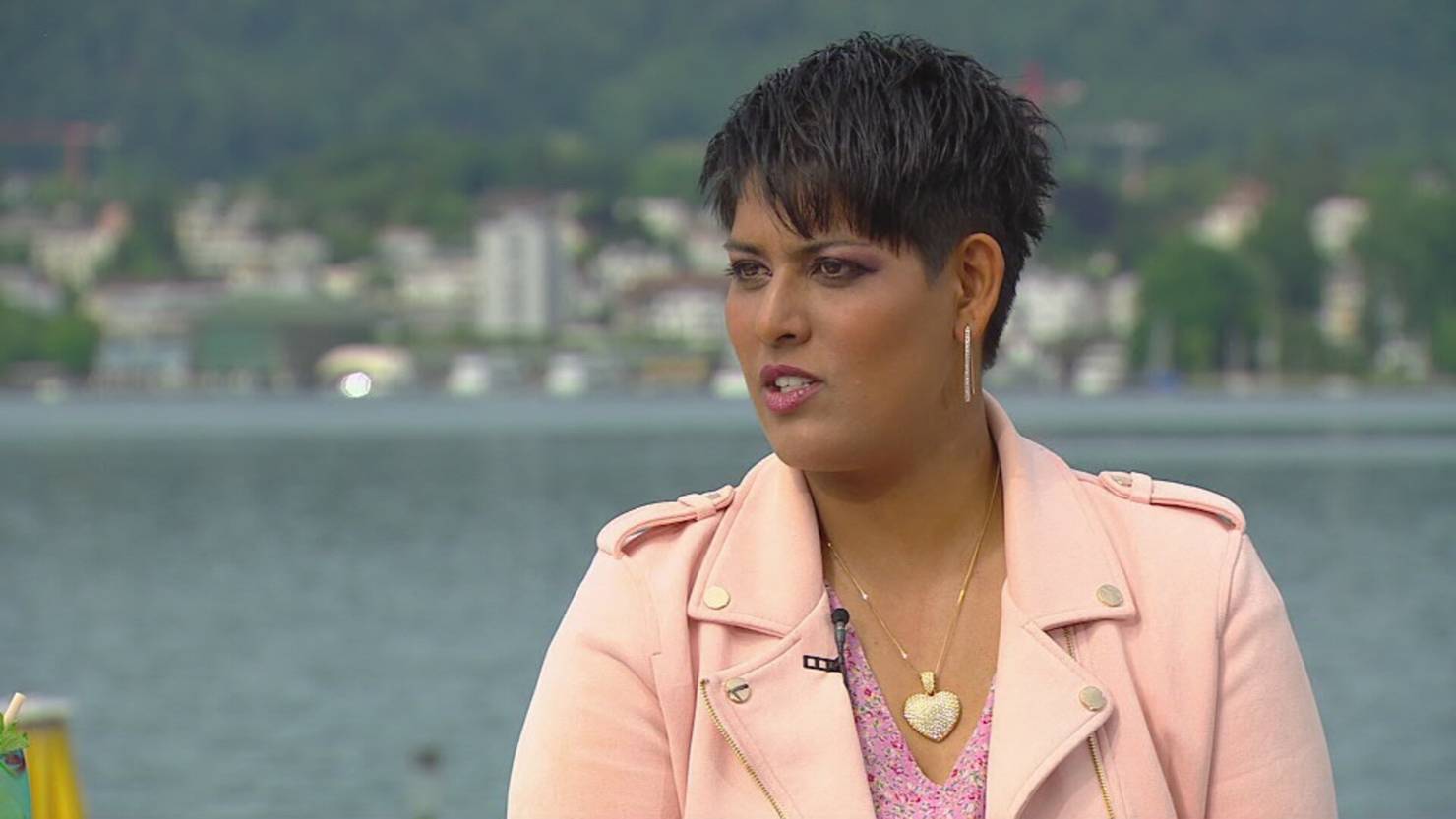 Sarah-Jane, Sängerin | TeleM1